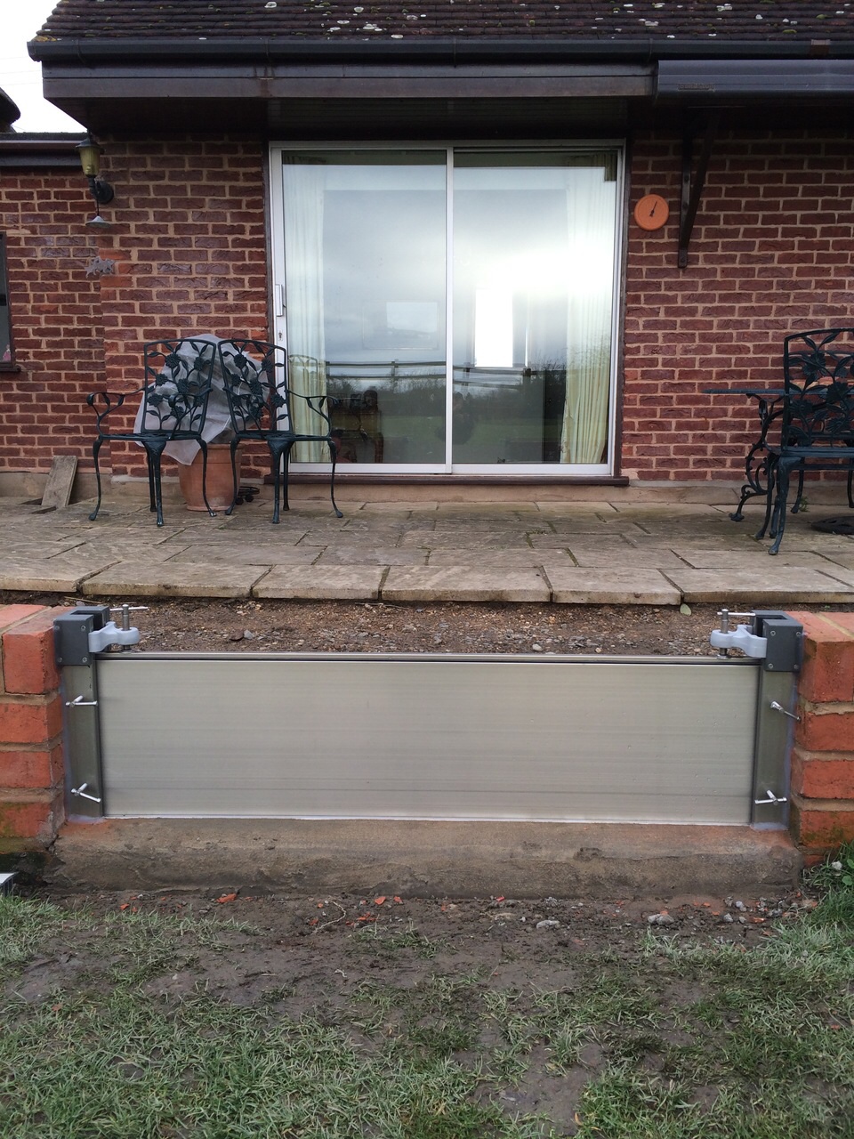 Demountable Flood Barriers | Lakeside Flood Solutions