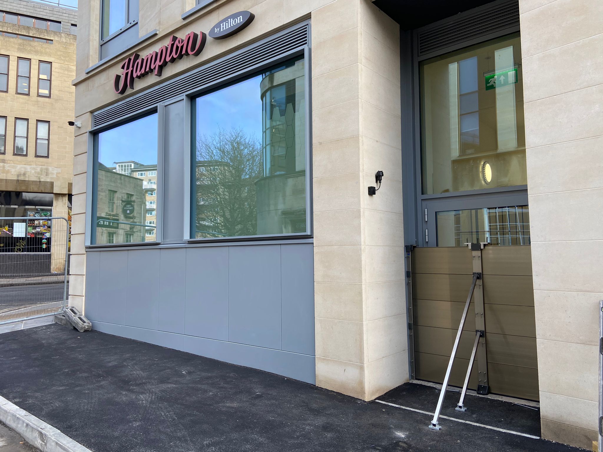 Demountable Flood Barriers | Lakeside Flood Solutions