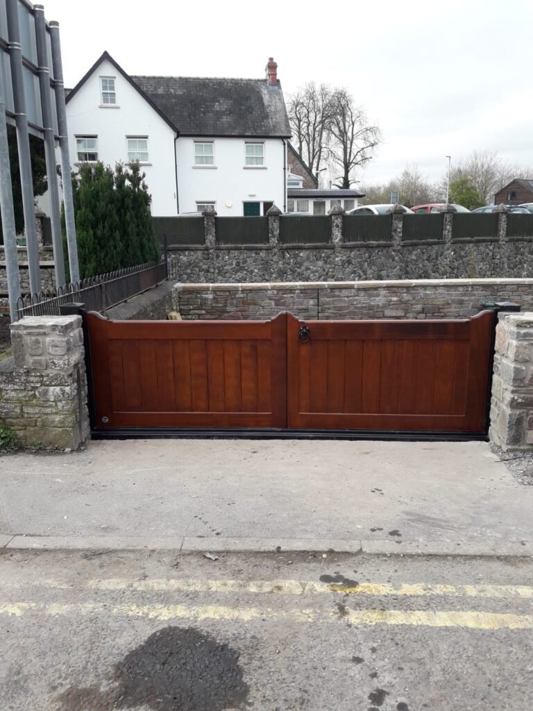 Flood Defence Barriers & Systems | Lakeside Flood Solutions