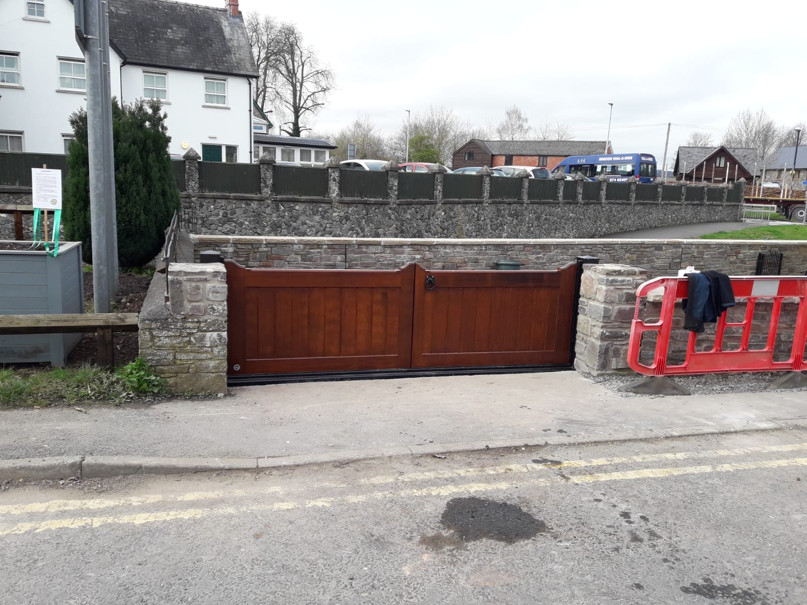 Timber Flood Gates | Lakeside Flood Solutions