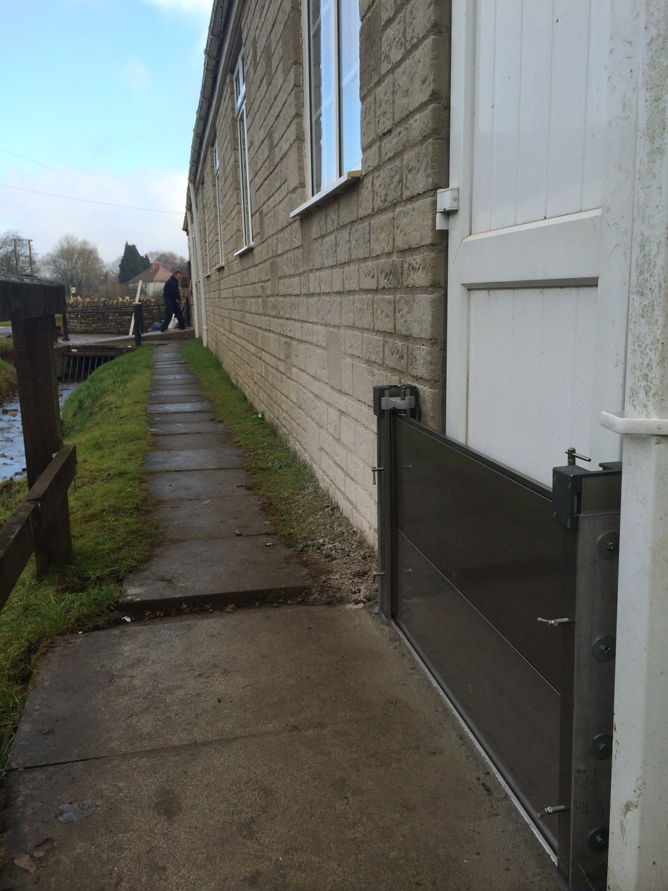 Demountable Flood Barriers | Lakeside Flood Solutions