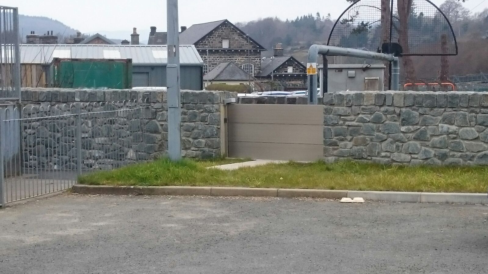 Demountable Flood Barriers | Lakeside Flood Solutions