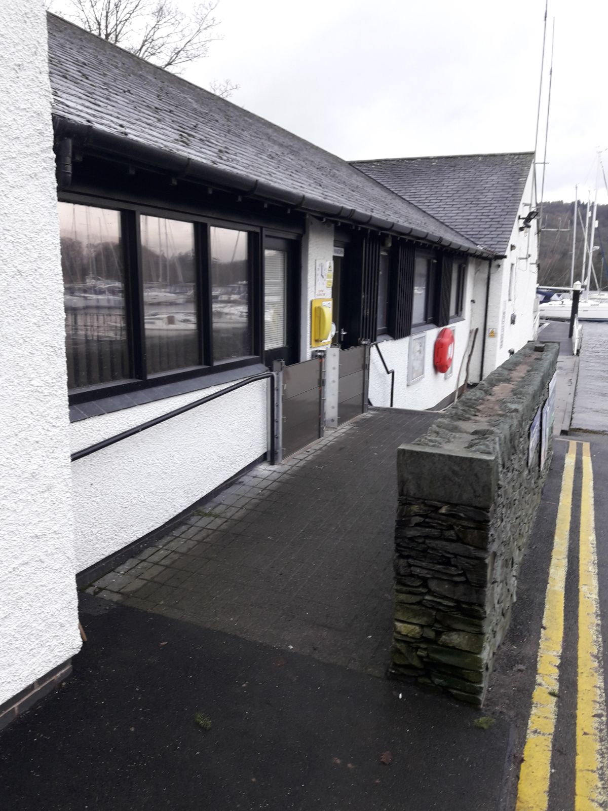 Demountable Flood Barriers | Lakeside Flood Solutions