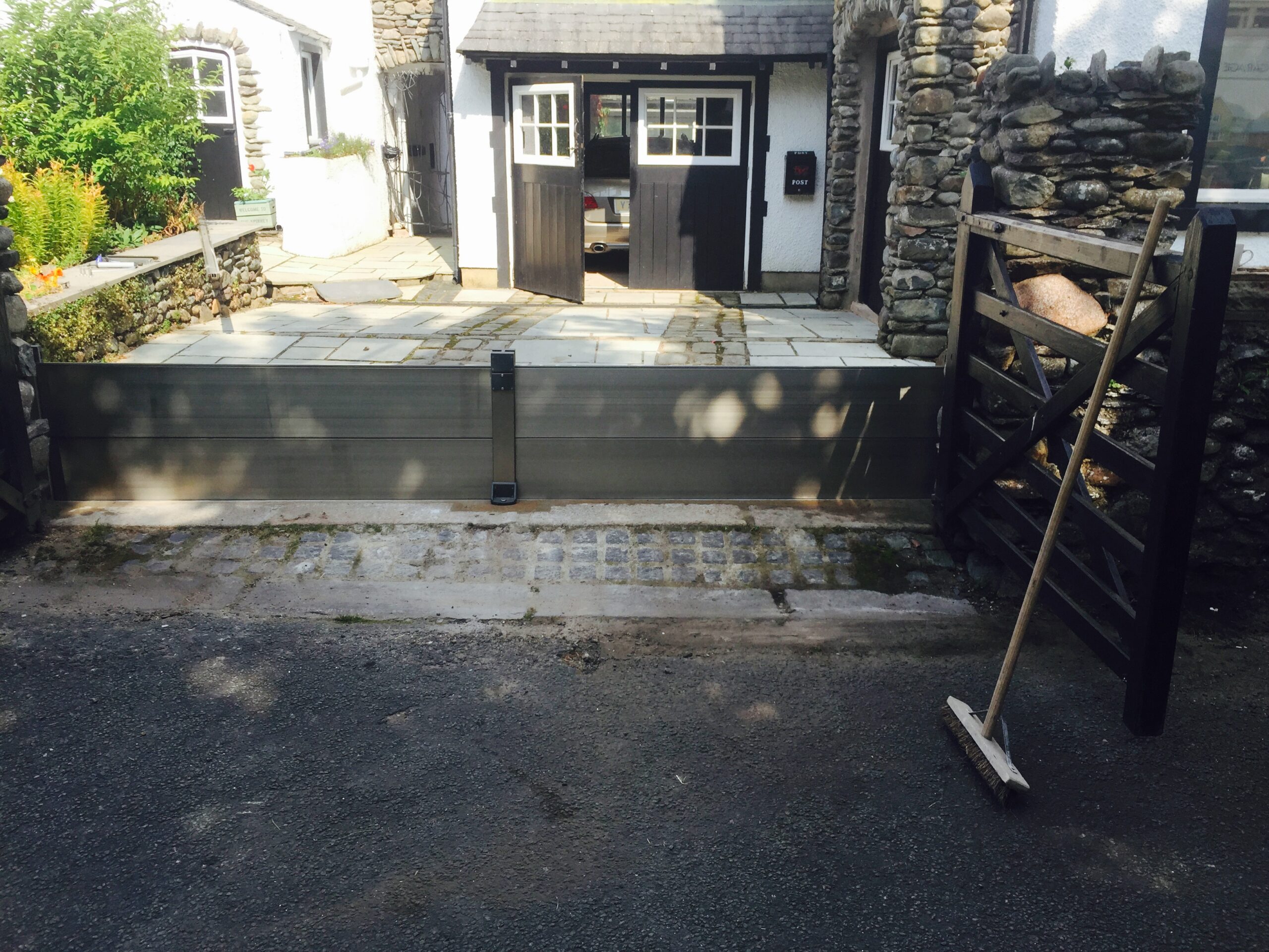 Demountable Flood Barriers | Lakeside Flood Solutions